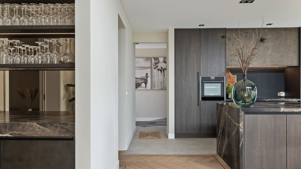 Luxe keuken met marmer blad in Arnhem